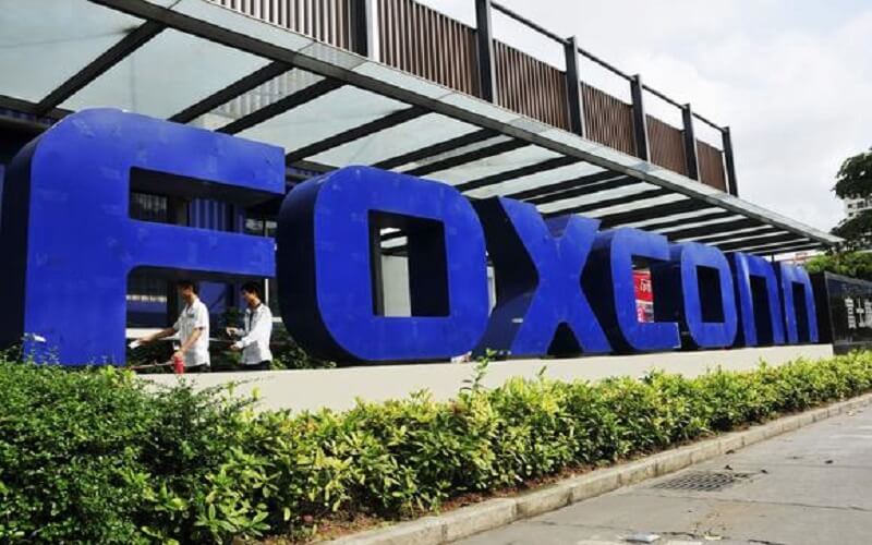 Foxconn says Apple and Amazon back Toshiba chip unit bid | NAI 500